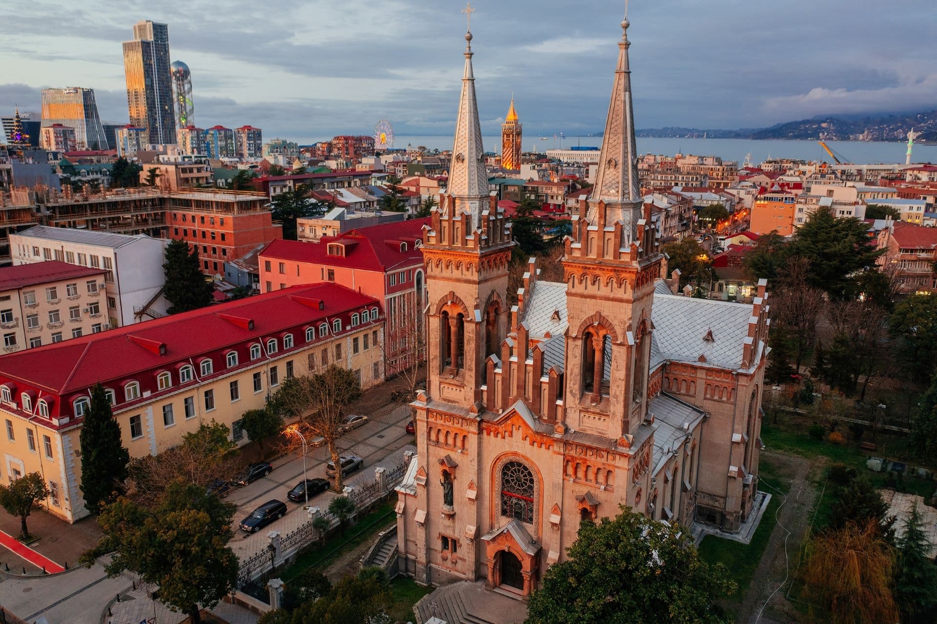 Cathedral of the Mother of God, Georgie | Routes Bibliques